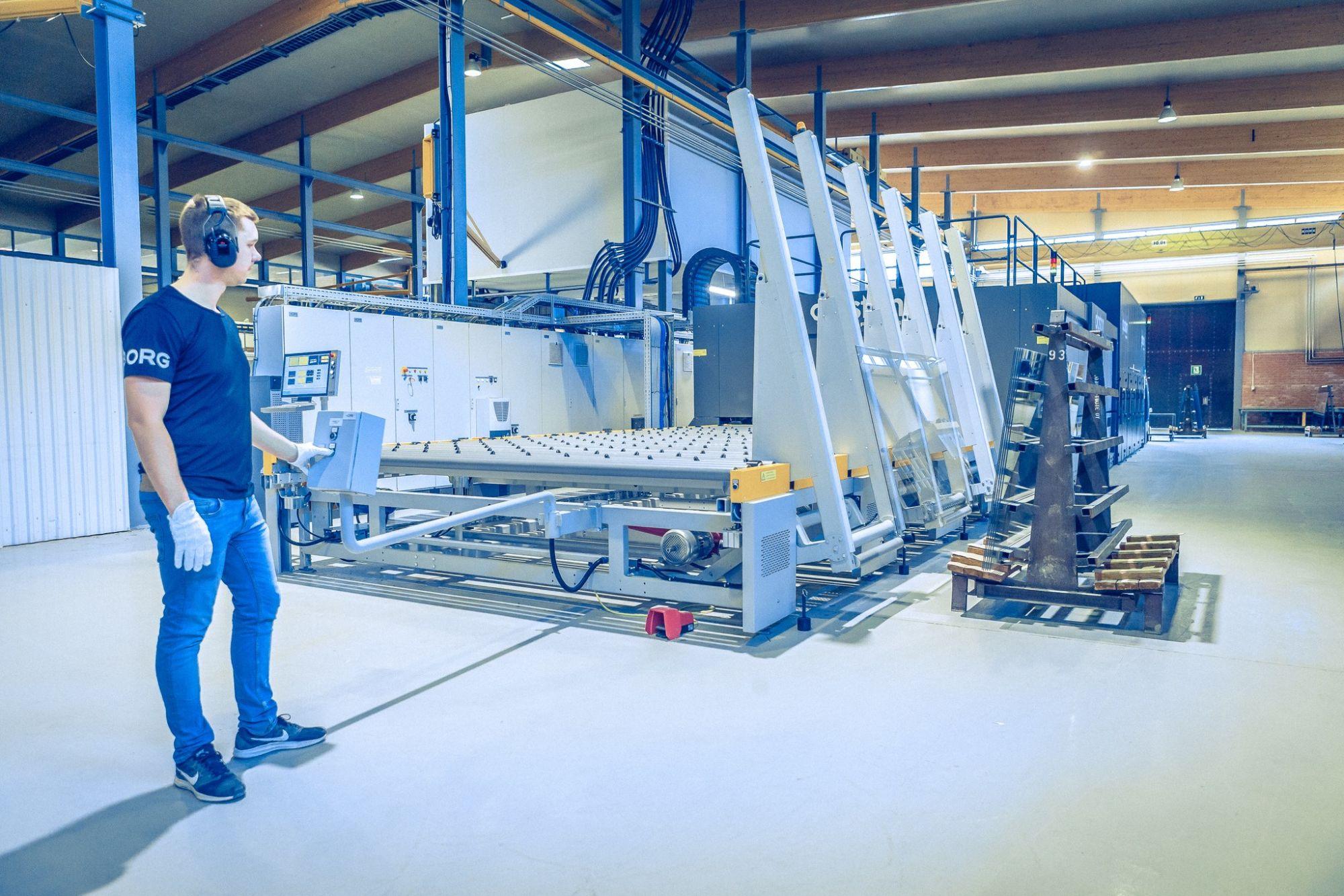 Glaston for high-quality heat treatment machines and services