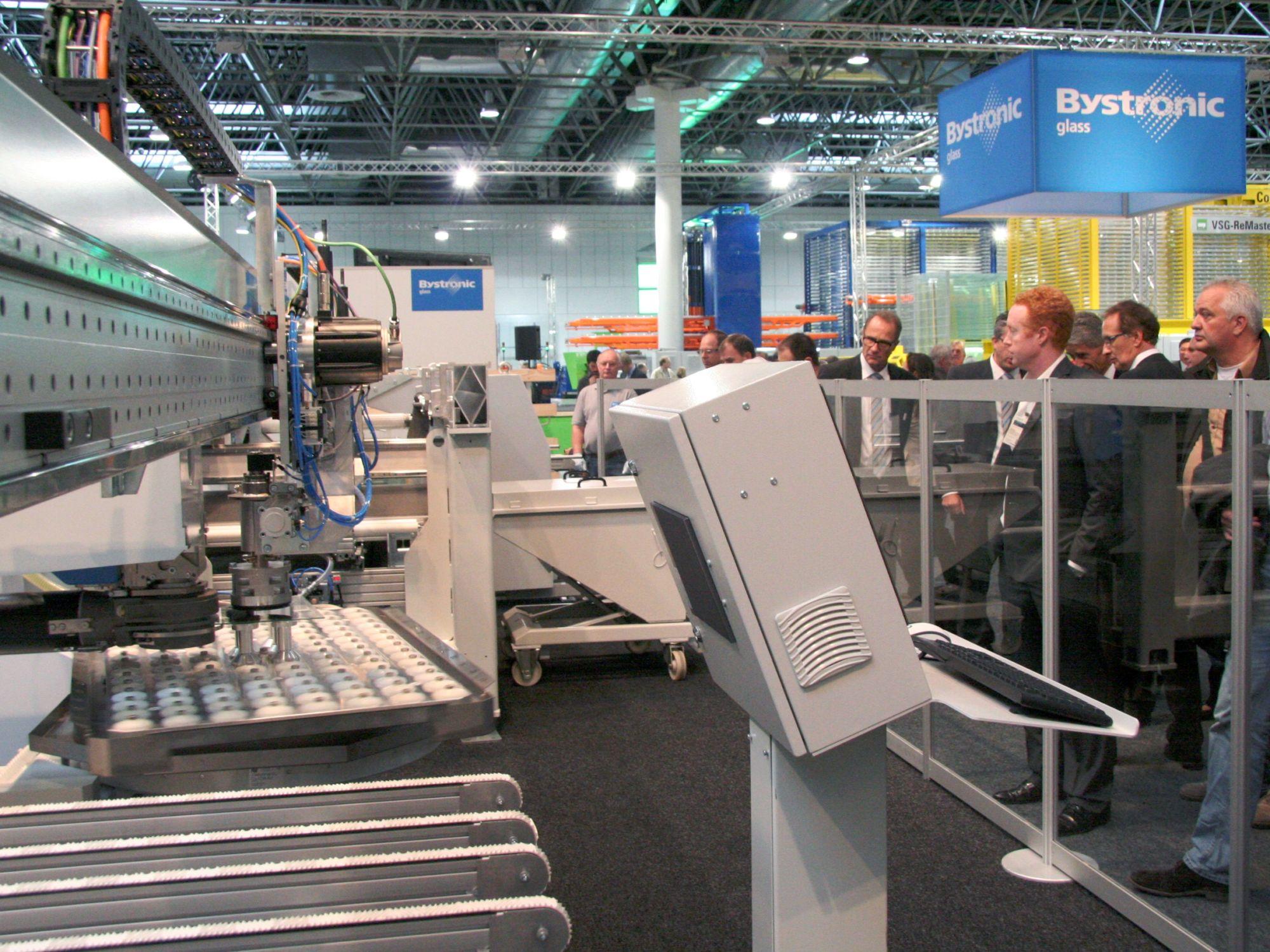 BYSTRONIC GLASS: WITH HIGH SPEED IN DÜSSELDORF - Glaston